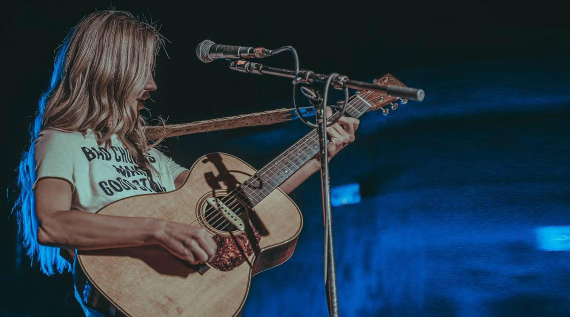 Texas Country Music Star Kylie Rae Harris Killed in Three Car Crash