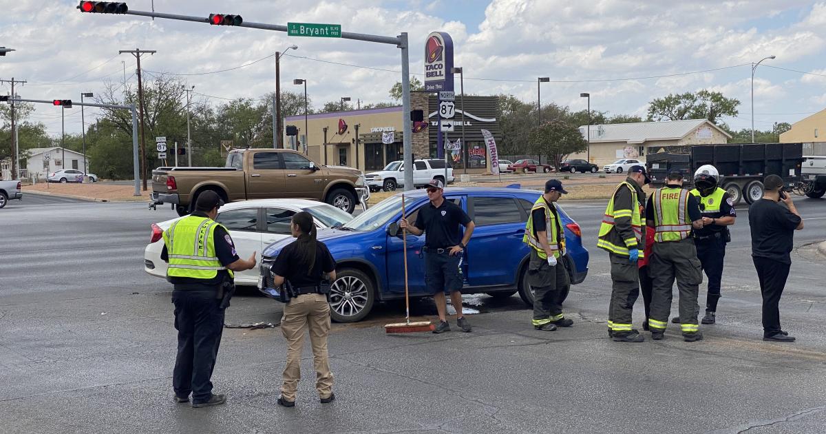Whatacrash: Lunch Time Crash Shuts Down Intersection