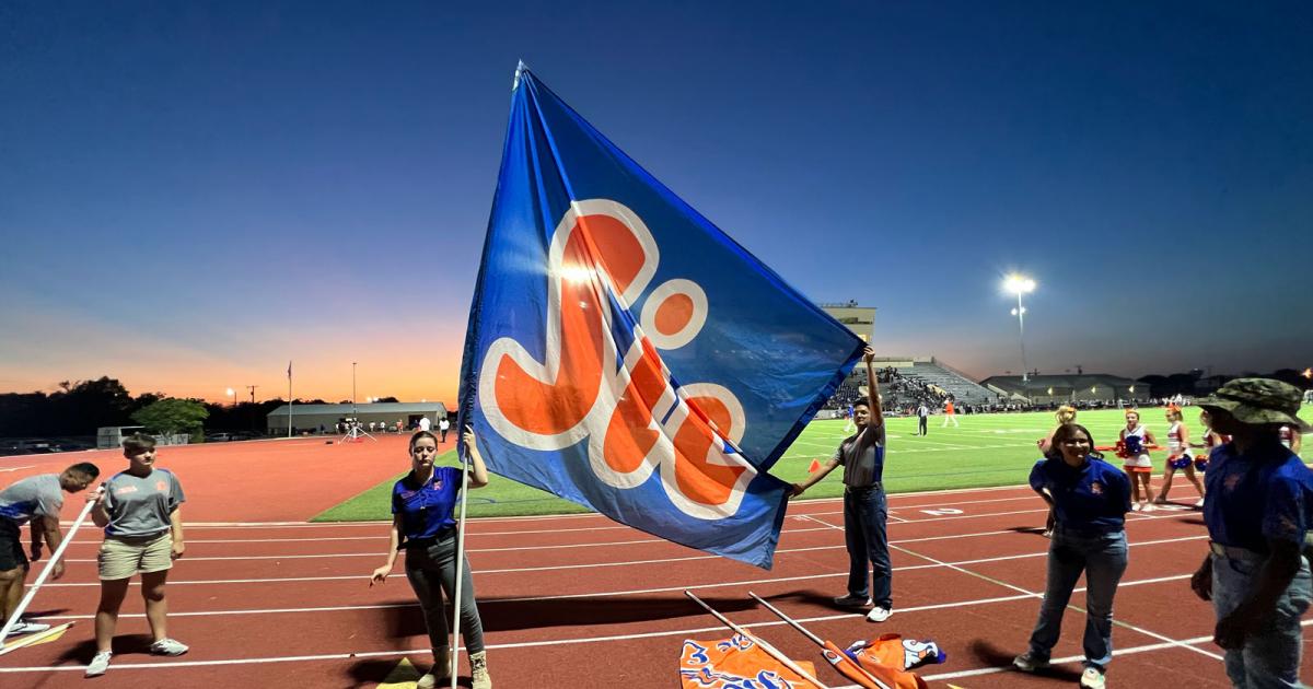 The Mysterious Disappearance of One of the “Sic Em Cats” Flags