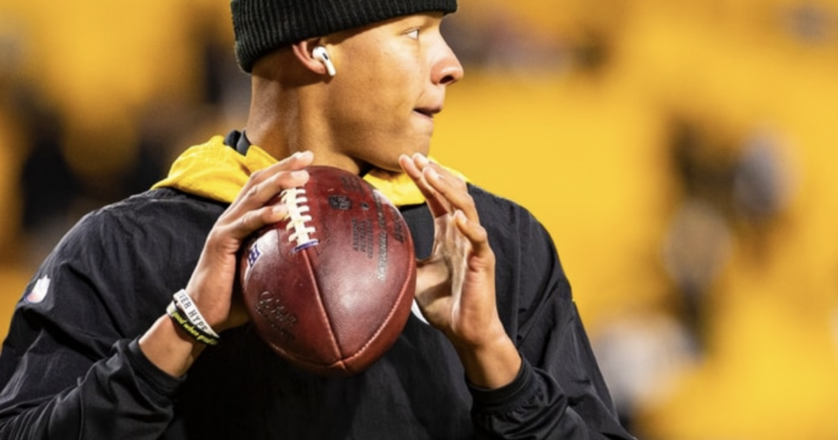 Cowboys Running Back Out Against Titans; Dobbs to Start for TEN