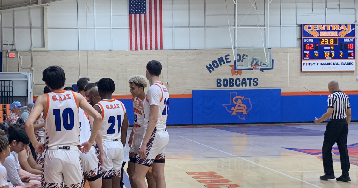 Bobcats Stomp Benbrook in First Round of Doug McCutchen Memorial Tournament
