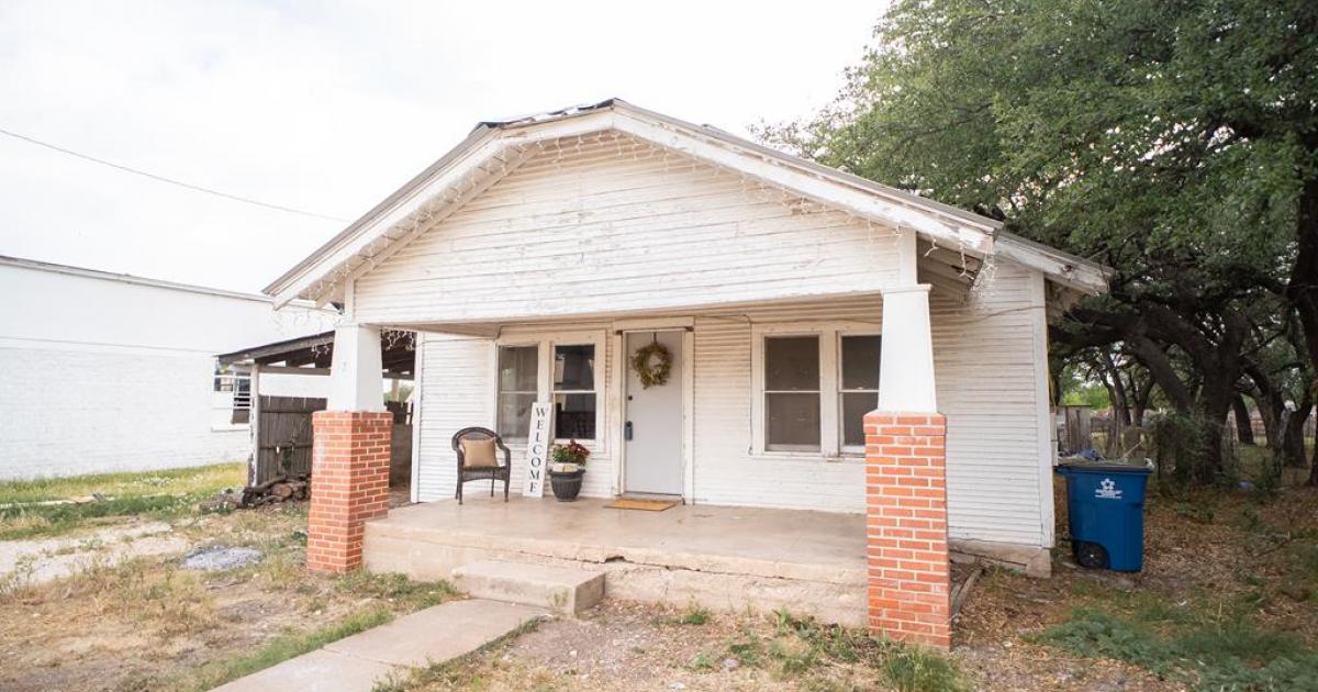 7 Forest St , Eden, TX 76837