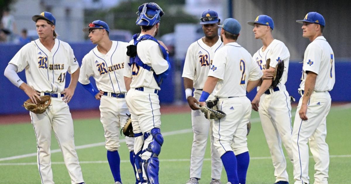 Angelo State Baseball Hosts Youth Camp During Spring Break