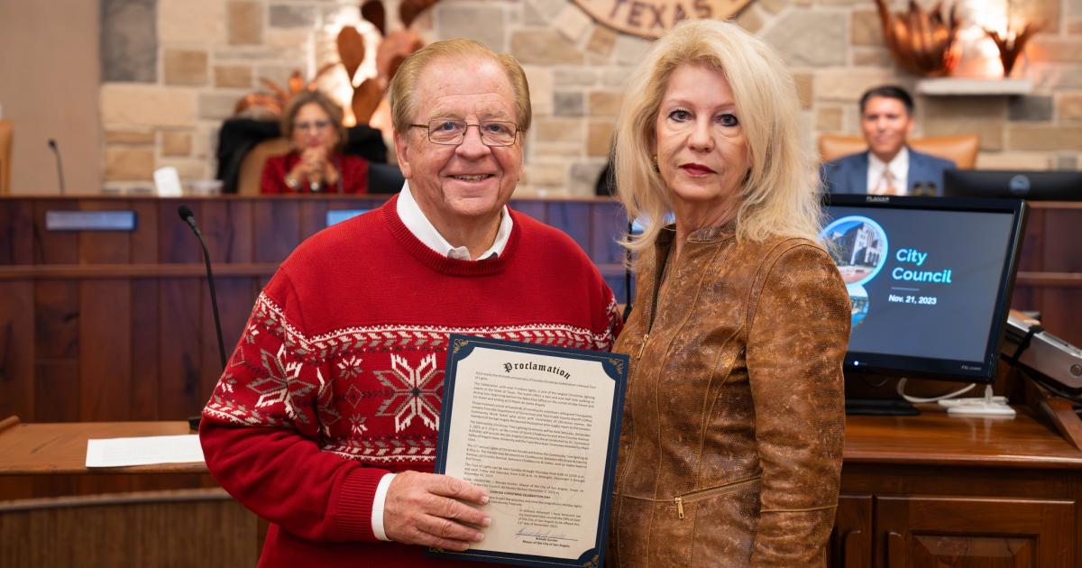 Titans of Downtown San Angelo Drop Their Hatchets for Christmas