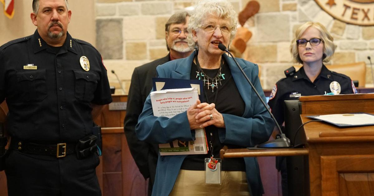 Beloved Children's Librarian Retires After 32 Years
