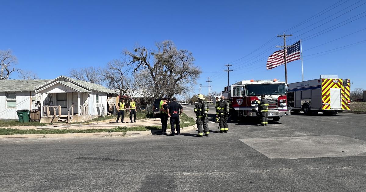 Structure Fire Shuts Down San Angelo Intersection