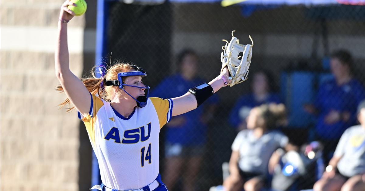 Belles Win Another LSC Road Series Despite Game 3 Loss