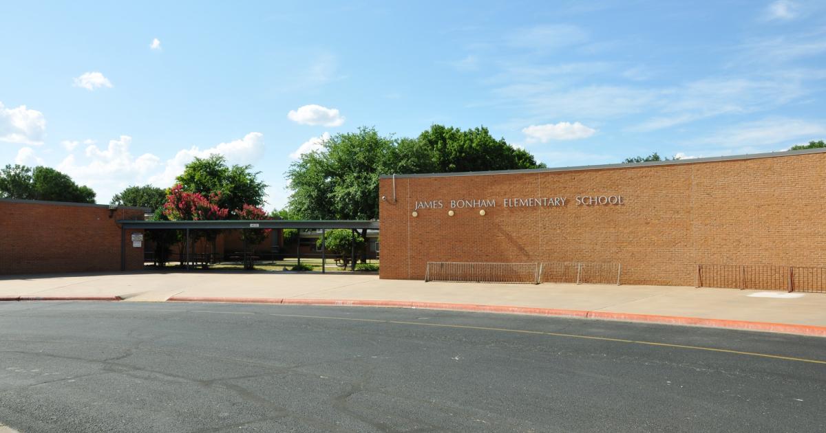 Bonham Elementary to Celebrate 40th Anniversary With Sheep Unveiling