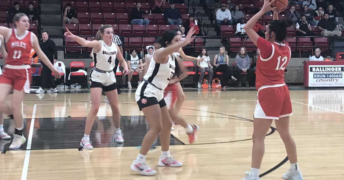 Ballinger Girls Survive Back-and-Forth Battle With Miles