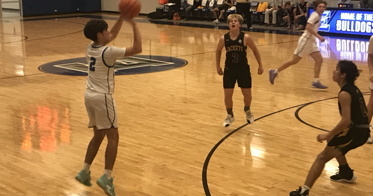 Eden Bulldogs Shoot Lights Out Against District Leader Menard