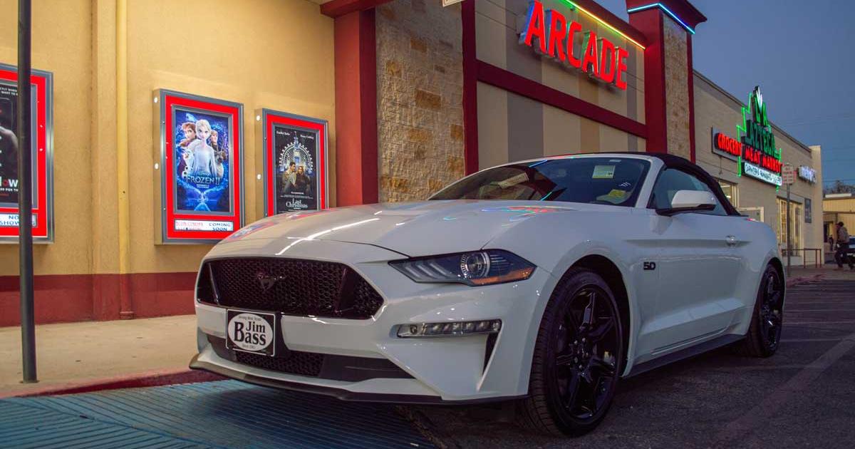 Why the Movie 'Ford v. Ferrari' Attracted a Line of New Mustangs Friday ...