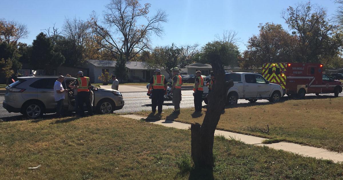 On W. Beauregard, Ford Edge Blasts Through Stop Sign, Colliding with Tundra