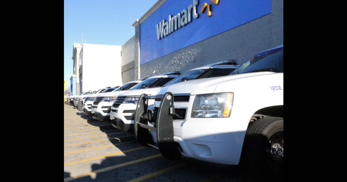 SAPD Gives Back With Blue Santa Event for Children