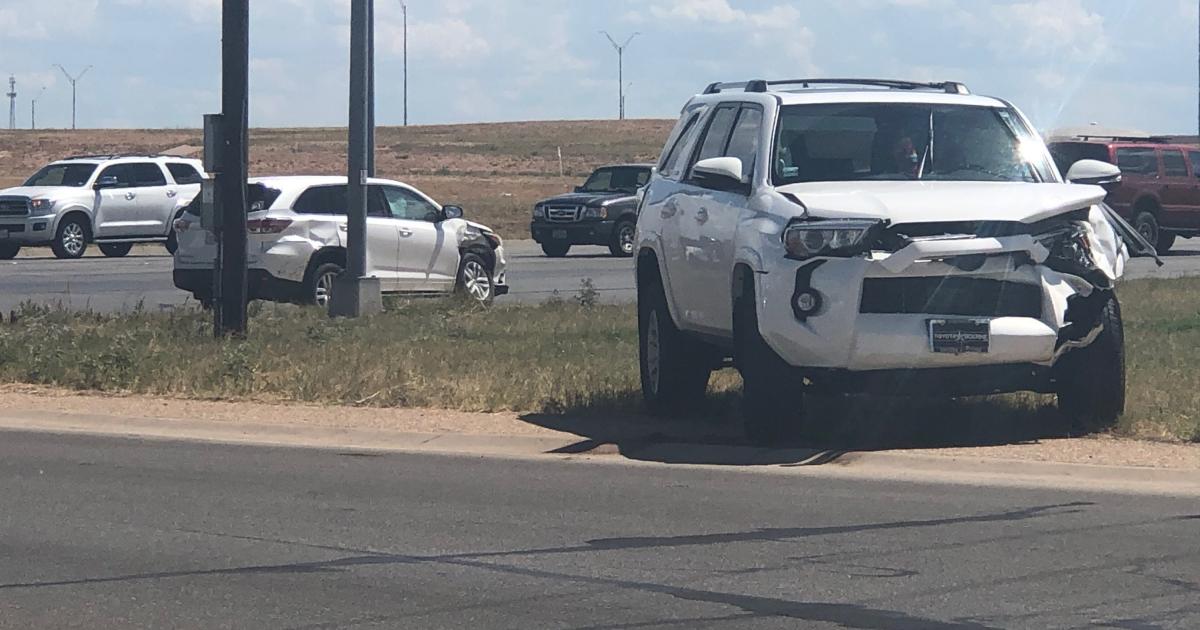 Watch Two Toyota Suvs Crash At Busy Southwest Intersection