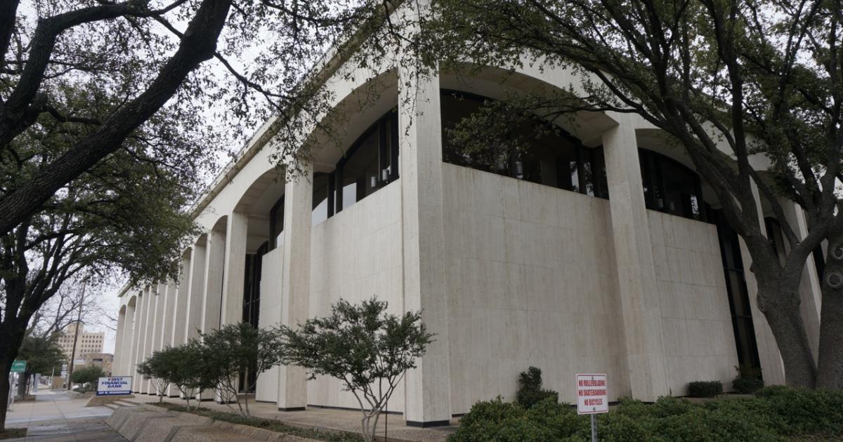 City Eyes Downtown Landmark for New Police Station