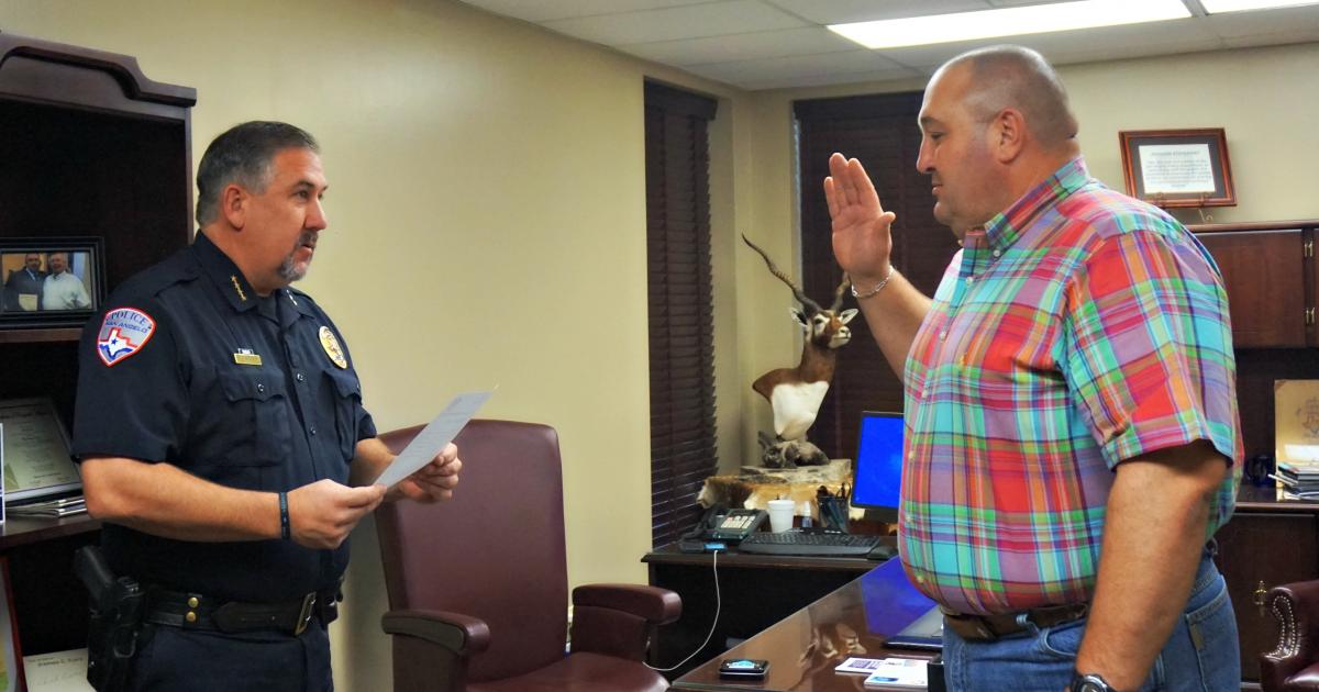 Chief Carter Welcomes Back Retired Sgt. as Reserve Officer