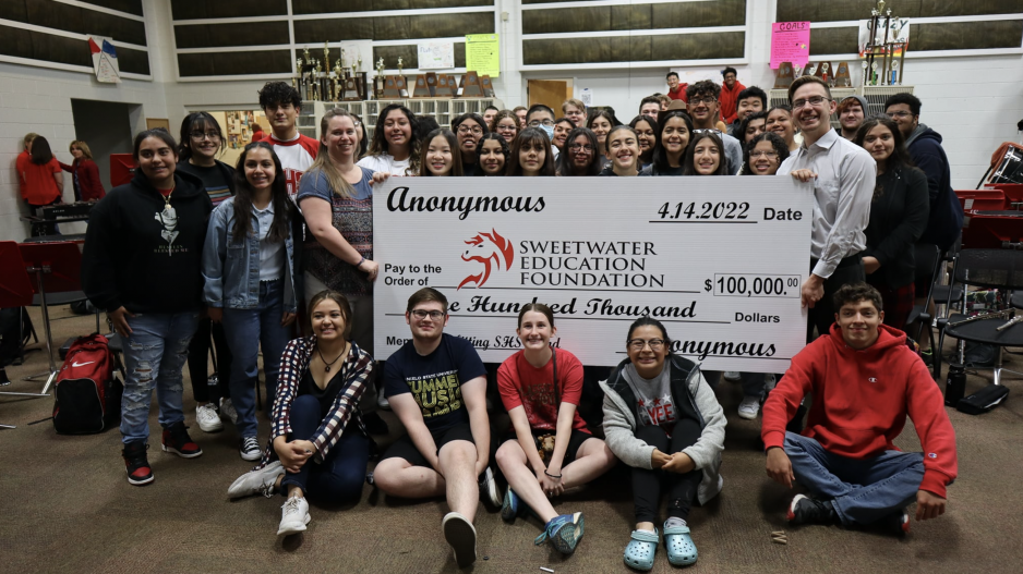Sweetwater High School Marching Band Receives Whopping $100K Donation Sweetwater High School Marching Band Receives Whopping $100K Donation