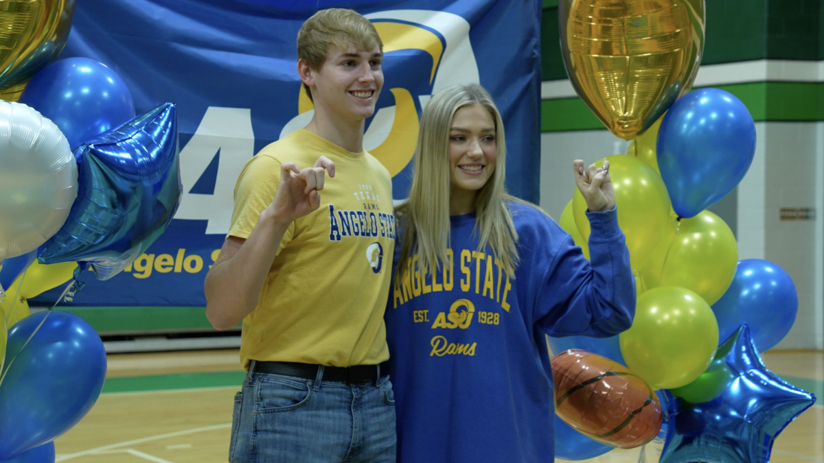 WATCH: Wall Hawks Kamryn Williams & Everson Armstrong Sign with Angelo ...