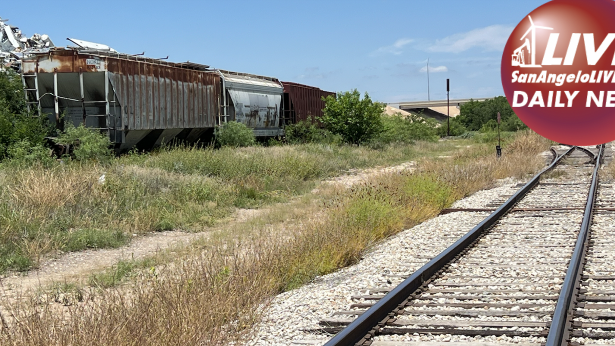 LIVE! Daily News I Damaged Switch Sends Train Down Wrong Track