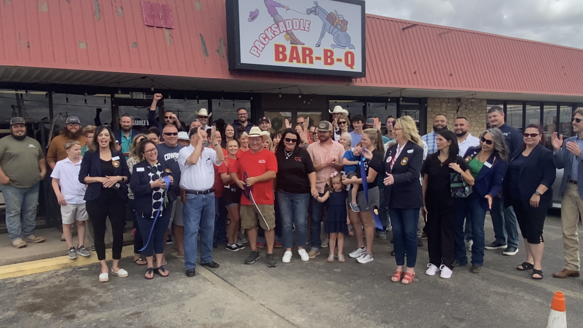 WATCH: Don & Tracy Kennemer Celebrate Packsaddle BBQ's 40 Years in San ...