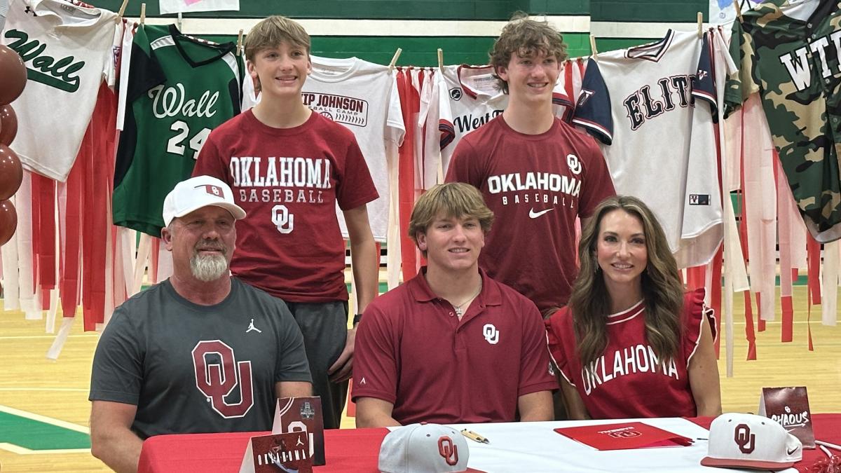 Wall's Gunnar Dillard Signs to Play Baseball for University of Oklahoma