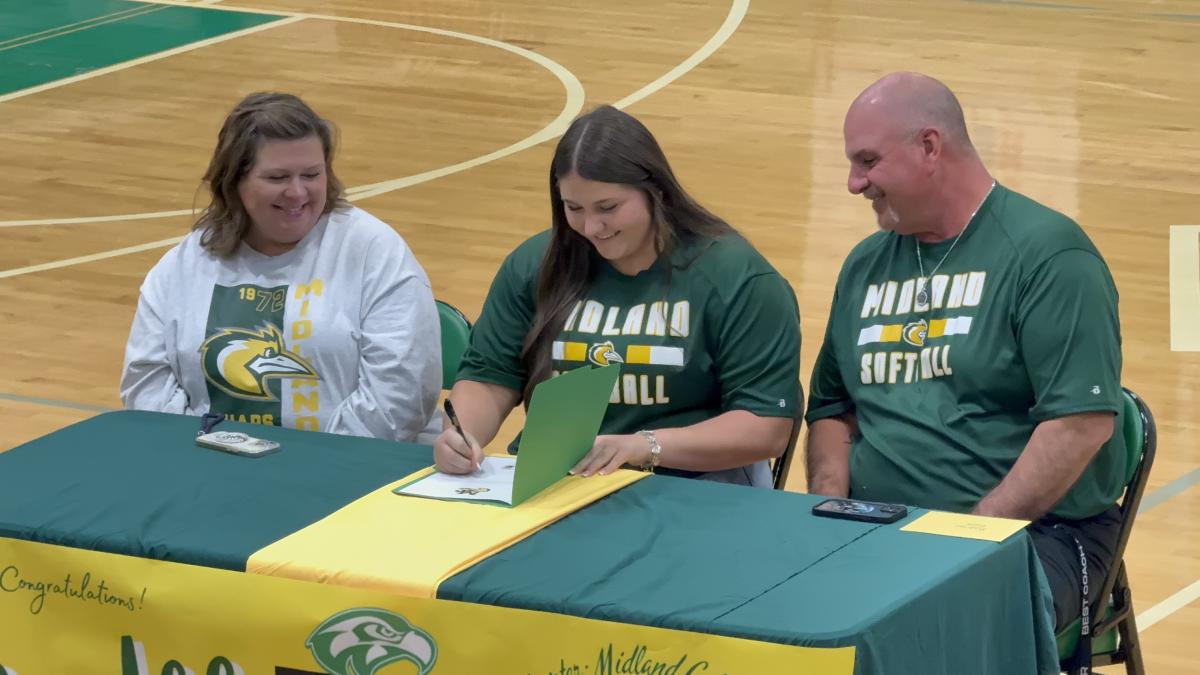 Wall's Madison Williams Signs with Midland College