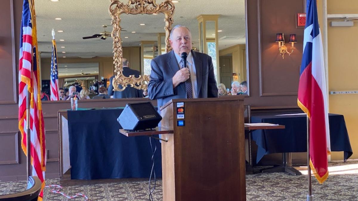 Hoelscher Wants to Continue Serving as County Commissioner