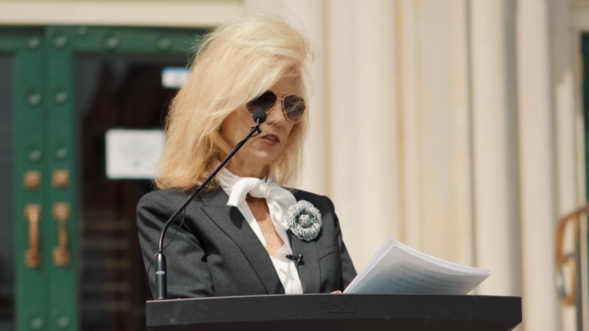 Mayor Gunter: I Believe Bars Should Be Able to Open for Business