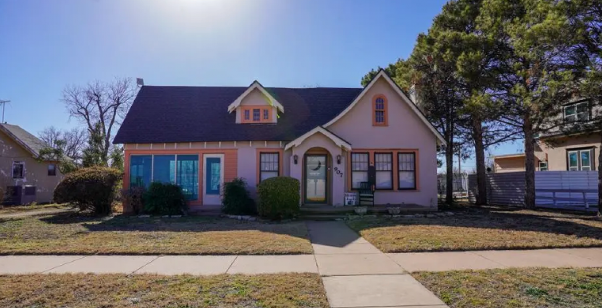 907 N 7th St, Ballinger, TX 76821