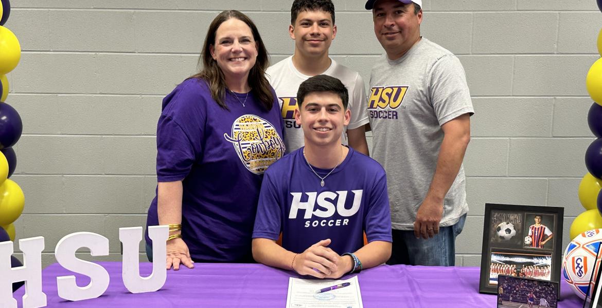 Reagan County Owl's Fight off Colorado City Wolves in Bi-District Win